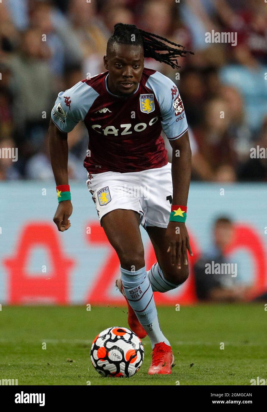 Bertrand traore aston villa hi-res stock photography and images - Alamy