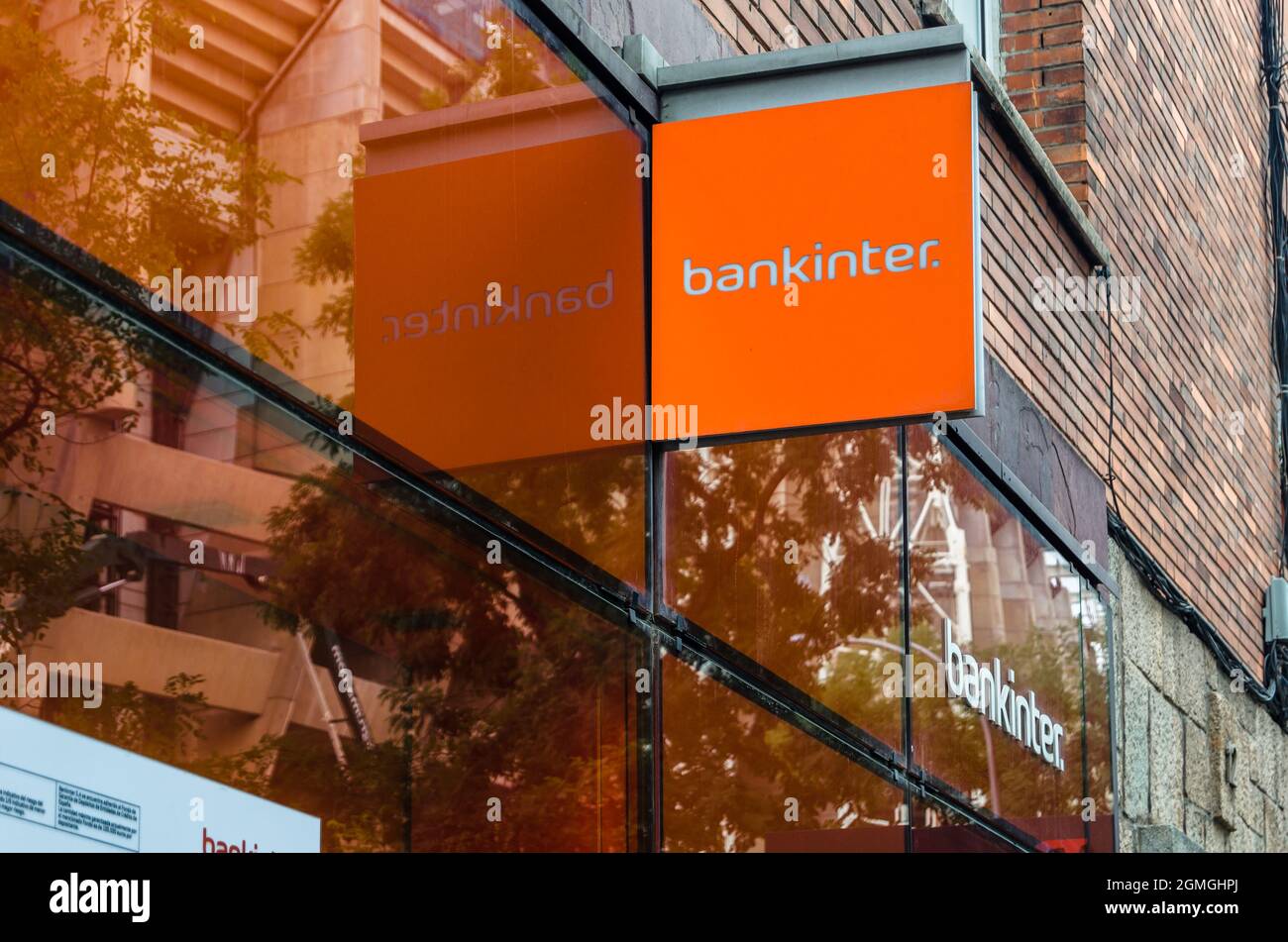 MADRID, SPAIN - SEPTEMBER 13, 2021: Bankinter logo on a bank branch office in Madrid, Spain ...