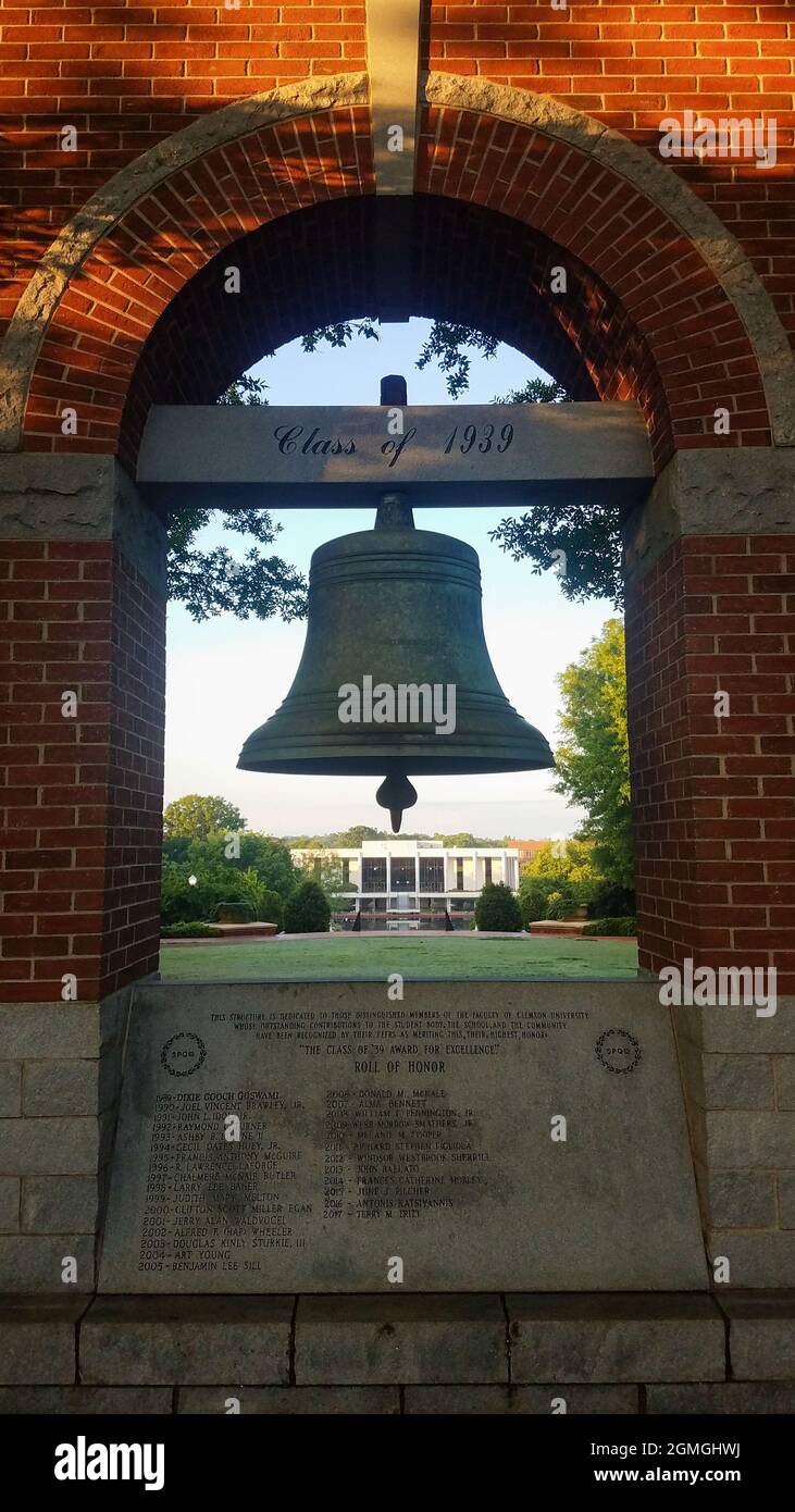 Bell on the campus of Clemson University with Cooper library in the ...