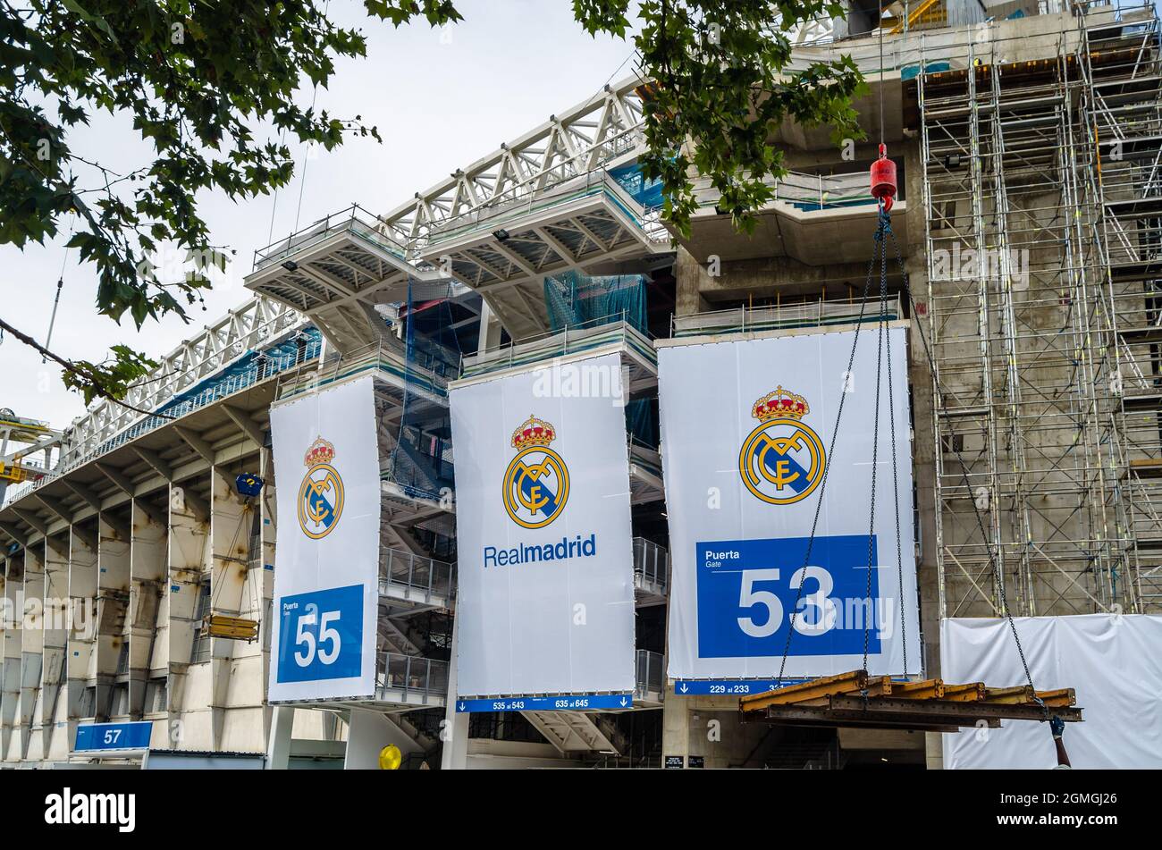 Santiago bernabeu stadium exterior hi-res stock photography and images ...