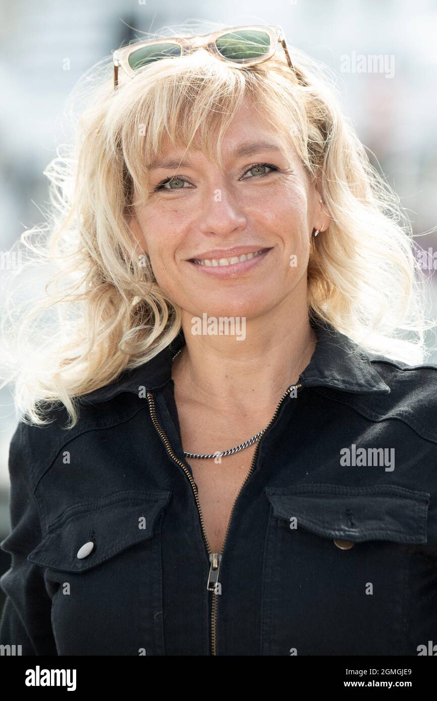 Julie Debazac attends Demain nous appartient photocall during the 23rd ...