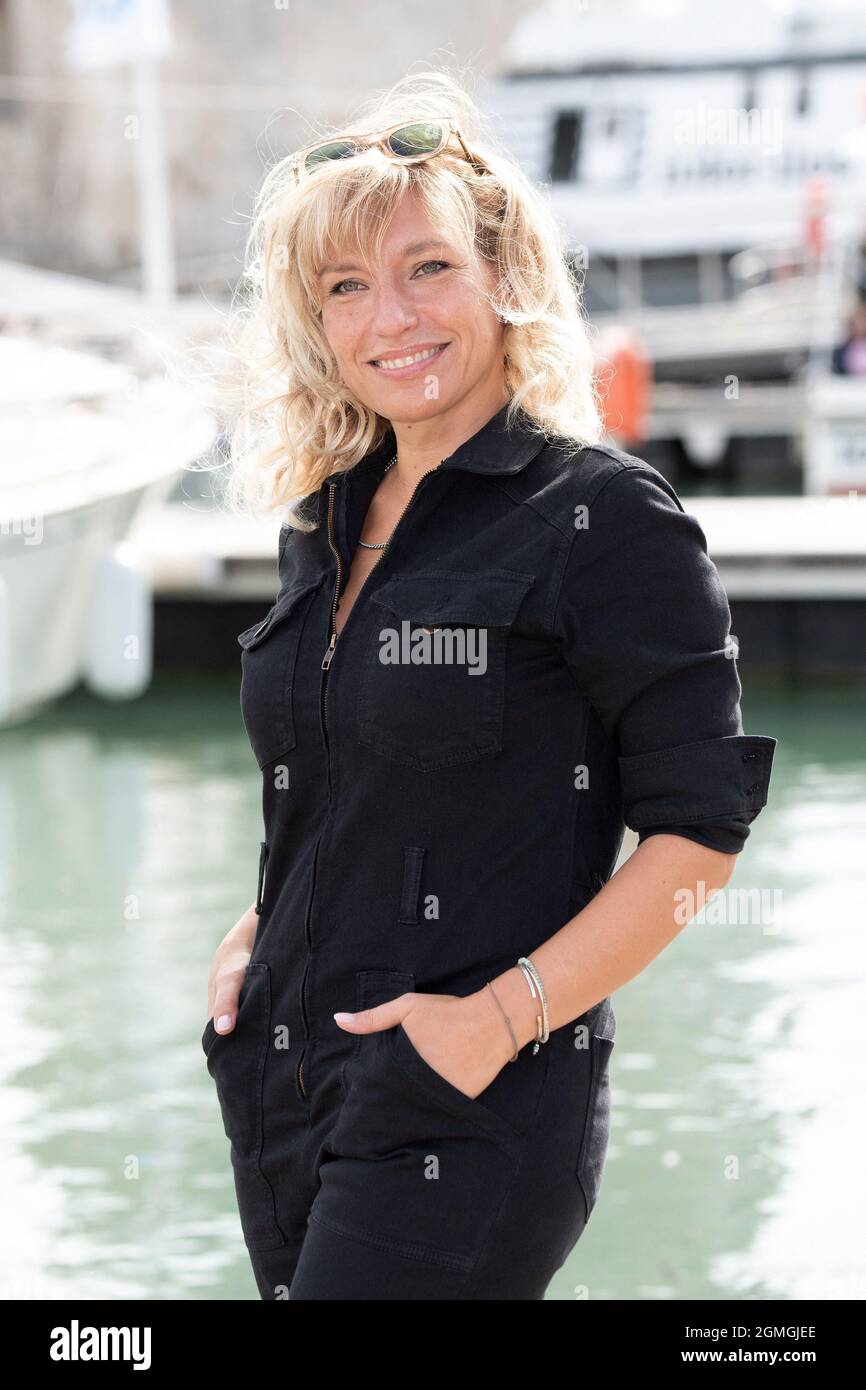 Julie Debazac attends Demain nous appartient photocall during the 23rd ...