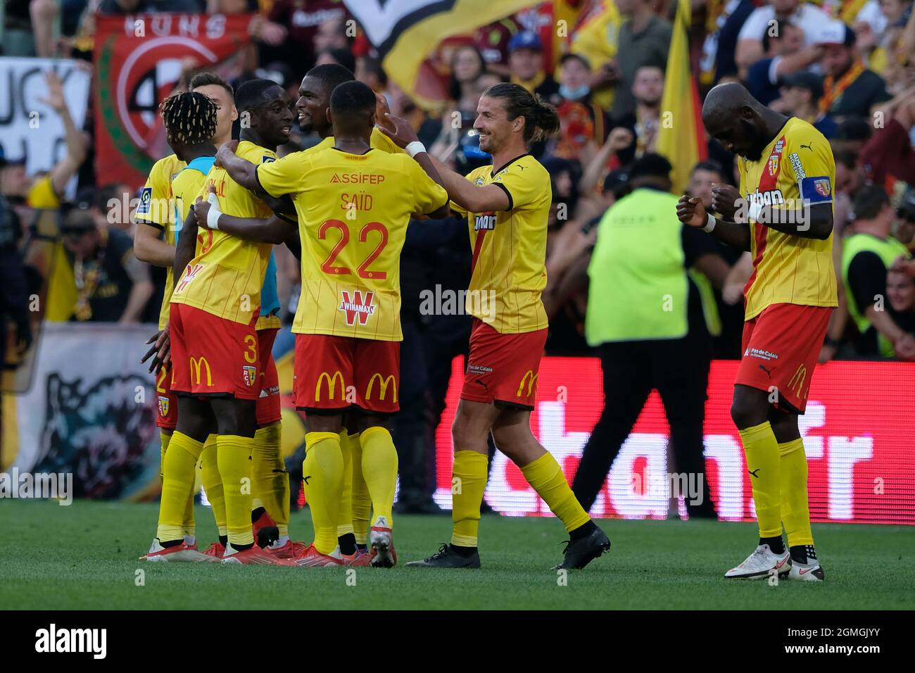Lens, Hauts de France, France. 19th Sep, 2021. Joy of the Lens team ...