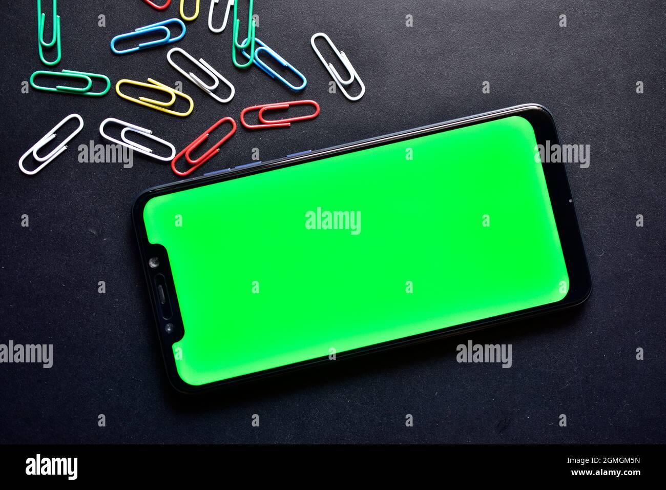Green screen smartphone on desk hi-res stock photography and images - Alamy