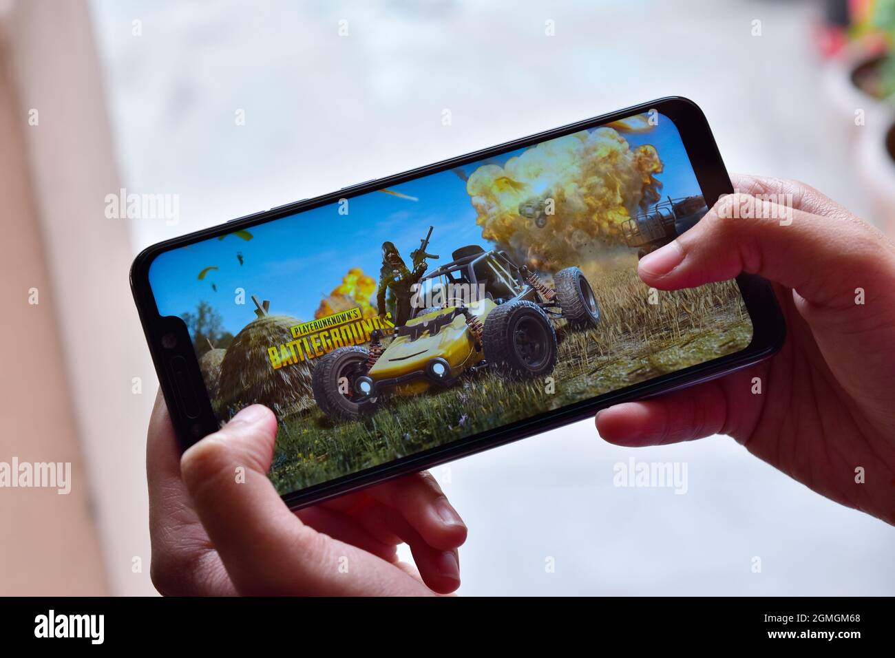 Playing pubg hi-res stock photography and images - Alamy