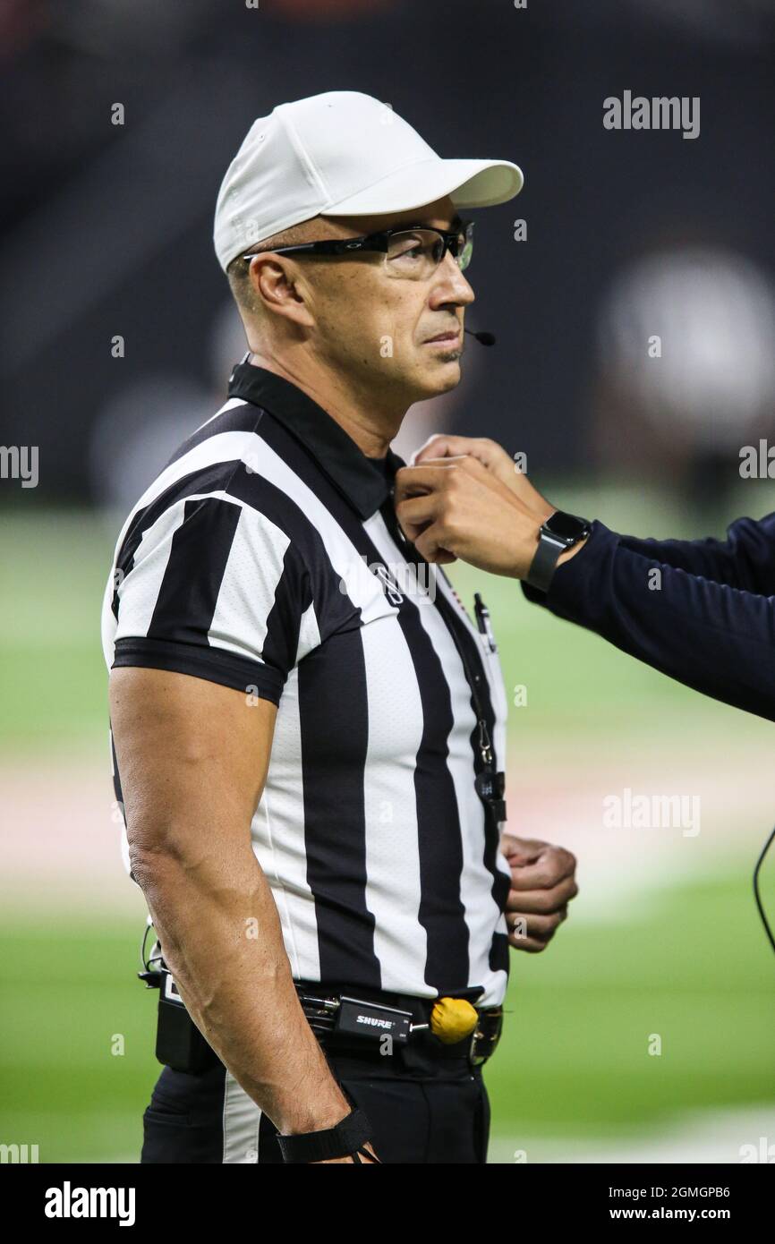 Las Vegas, NV, USA. 18th Sep, 2021. Referee Scott Campbell gets mic'd ...