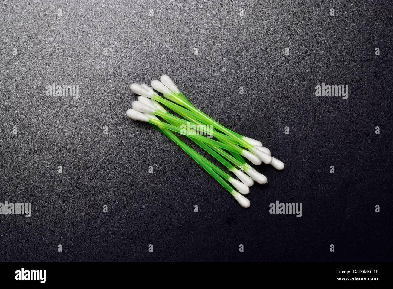 Cotton buds top hi-res stock photography and images - Alamy