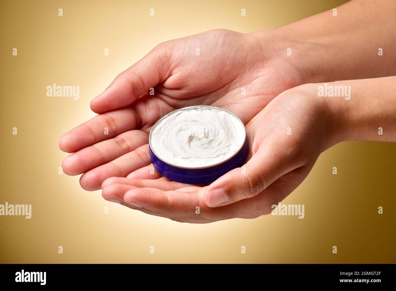 Skin body care close hi-res stock photography and images - Alamy