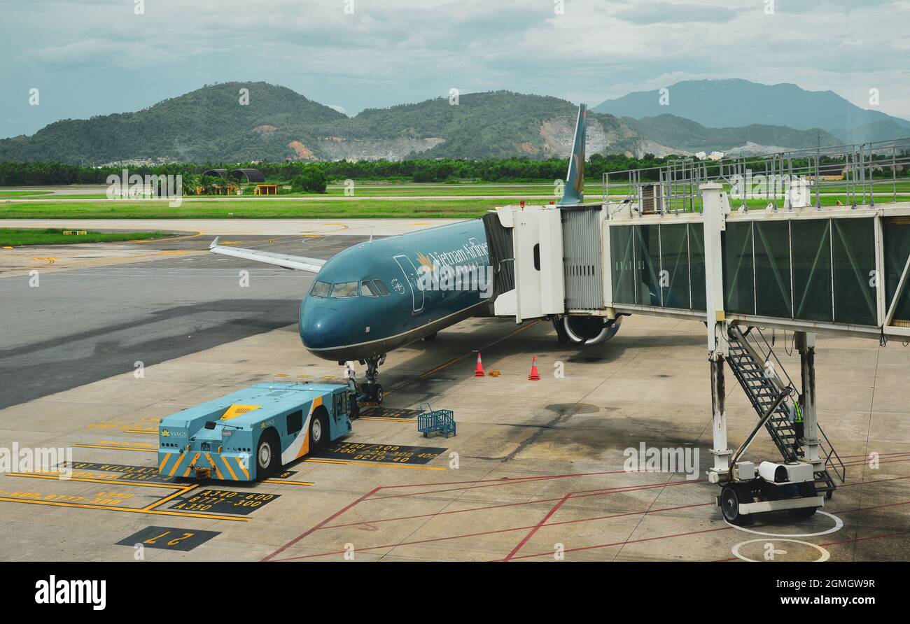 Da Nang, Vietnam - Jul 23, 2018. Vietnam Airlines airplane landing at ...