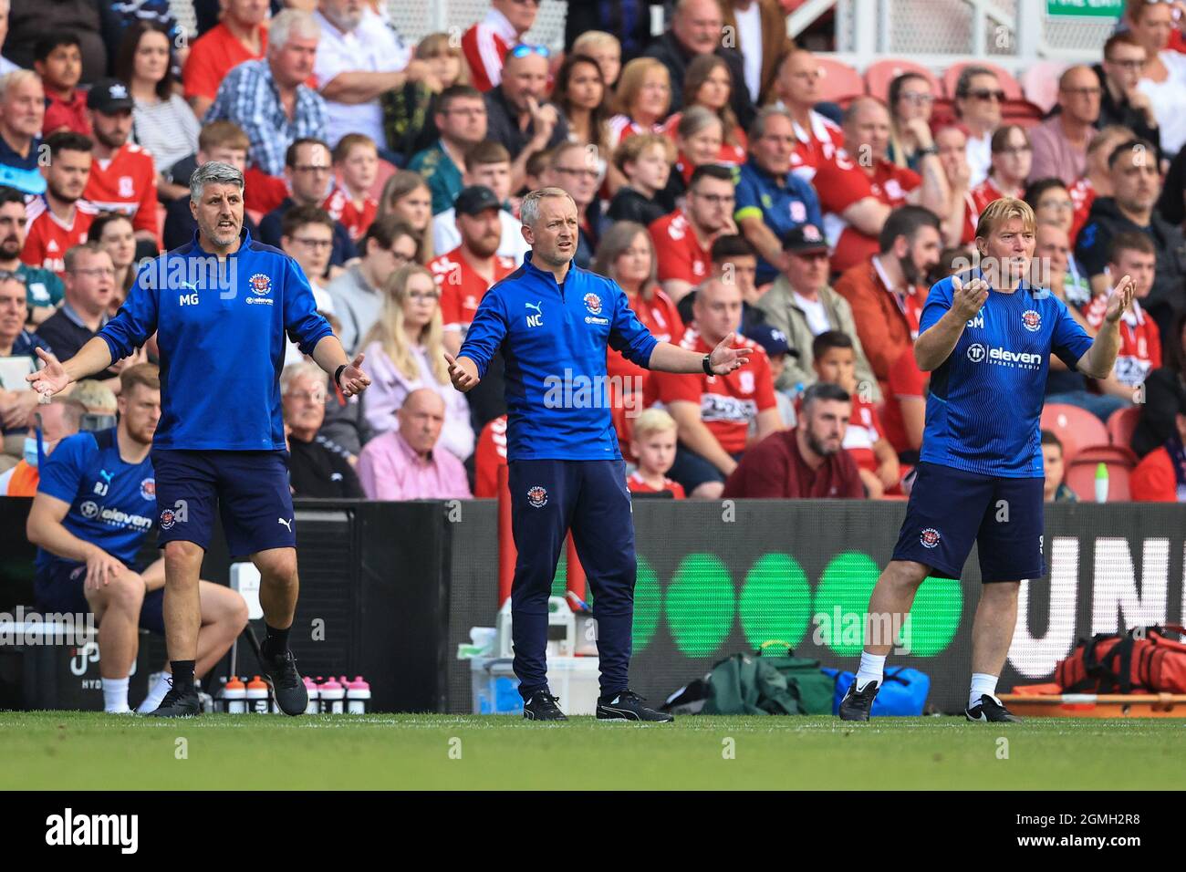 Mike Garrity coach of Blackpool, Neil Critchley Head Coach of Blackpool ...