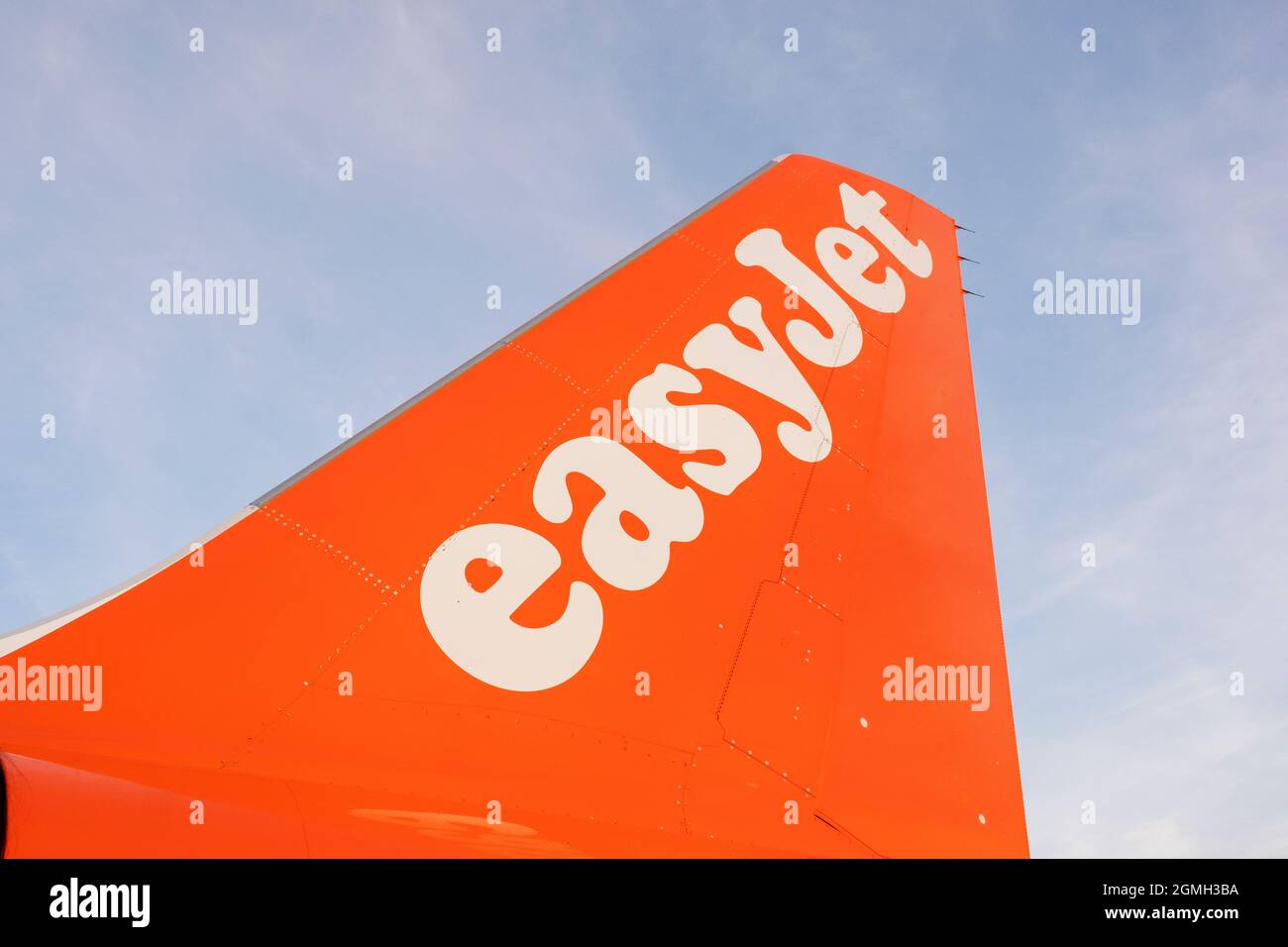 Easyjet airline livery aircraft airplane hi-res stock photography and ...