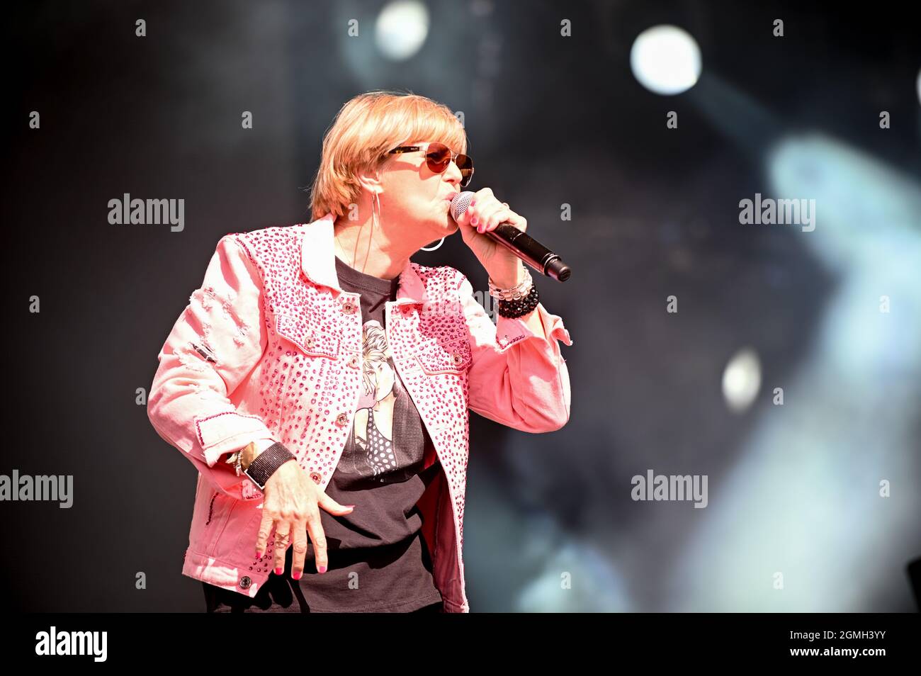 September 18, 2021, Leeds, South Yorkshire, U.K: Hazel Dean Performing ...