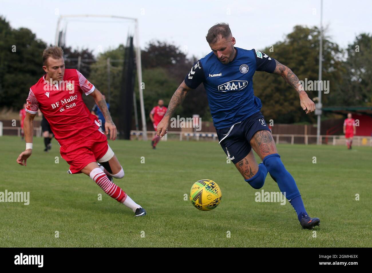 Jason Beck of Walthamstow and Liam Nash of Hornchurch during Hornchurch ...