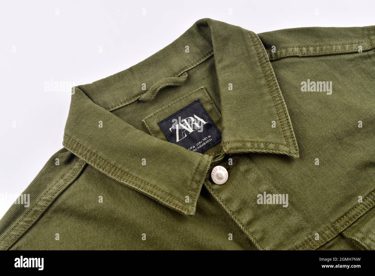 Zara clothing label hi-res stock photography and images - Alamy