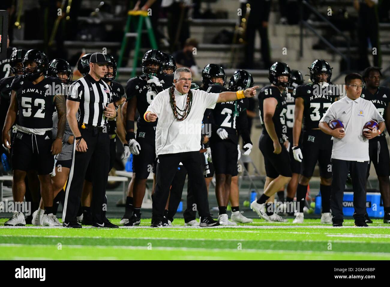 Honolulu, Hawaii, USA. 18th Sep, 2021. Hawaii Warriors head coach TODD ...