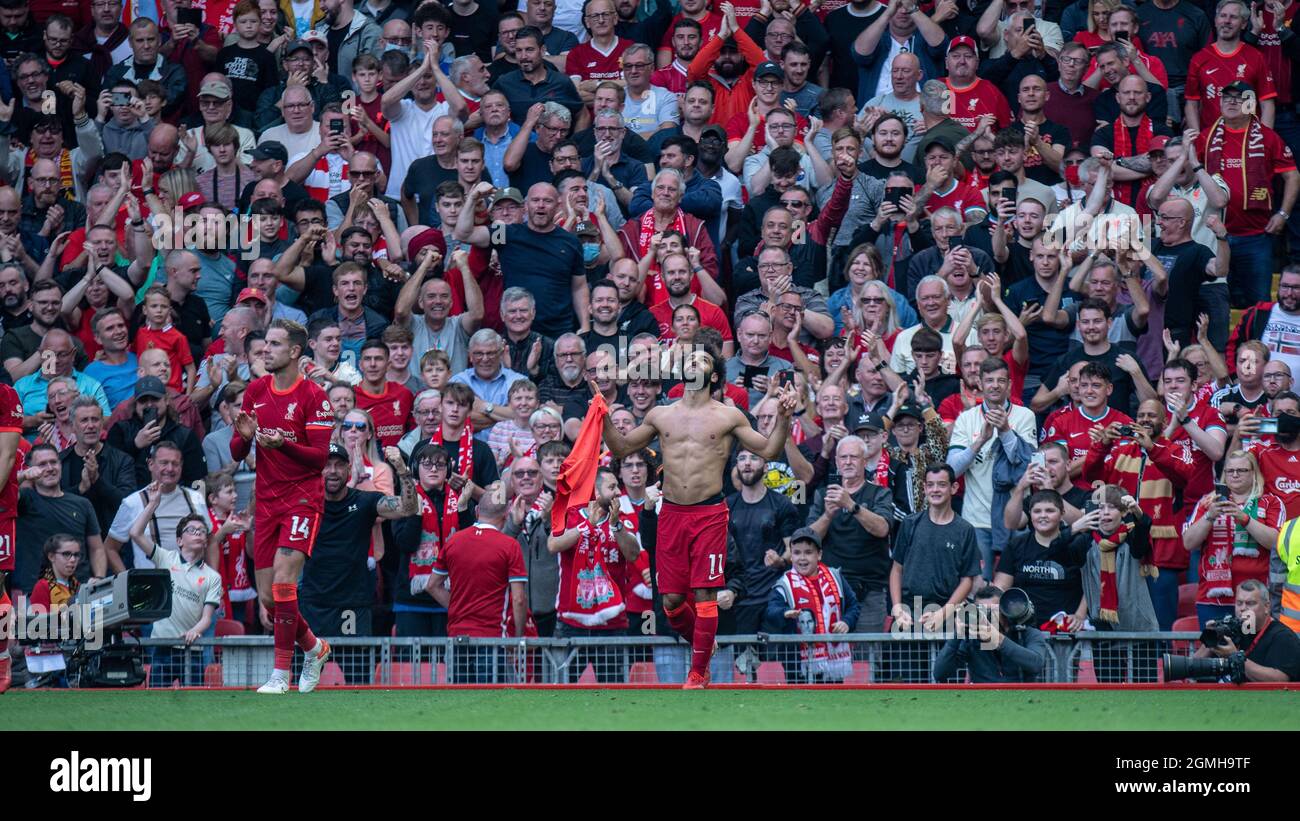Liverpool celebrate anfield hi-res stock photography and images - Alamy