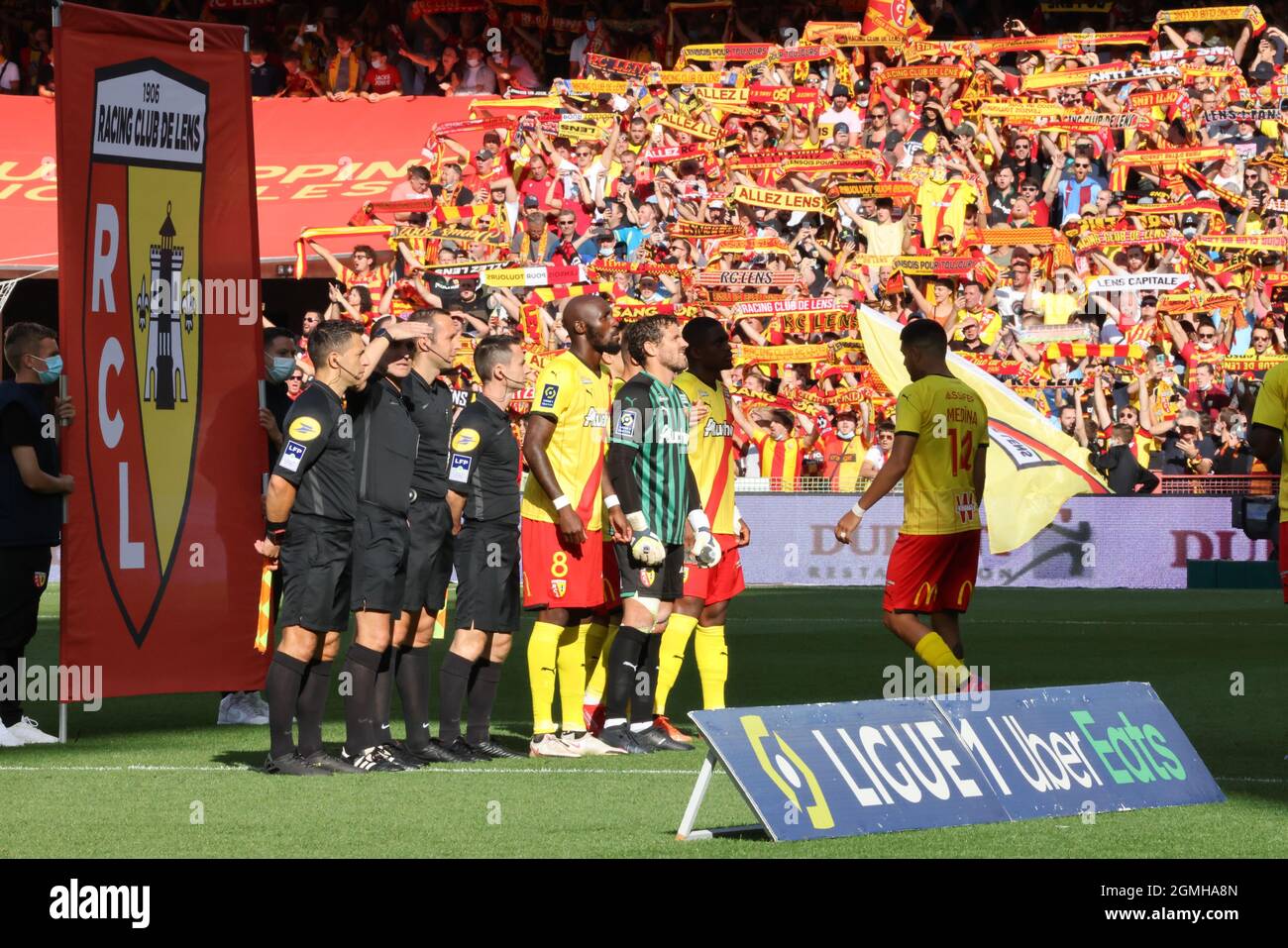 Team RC Lens during the French championship Ligue 1 football match ...