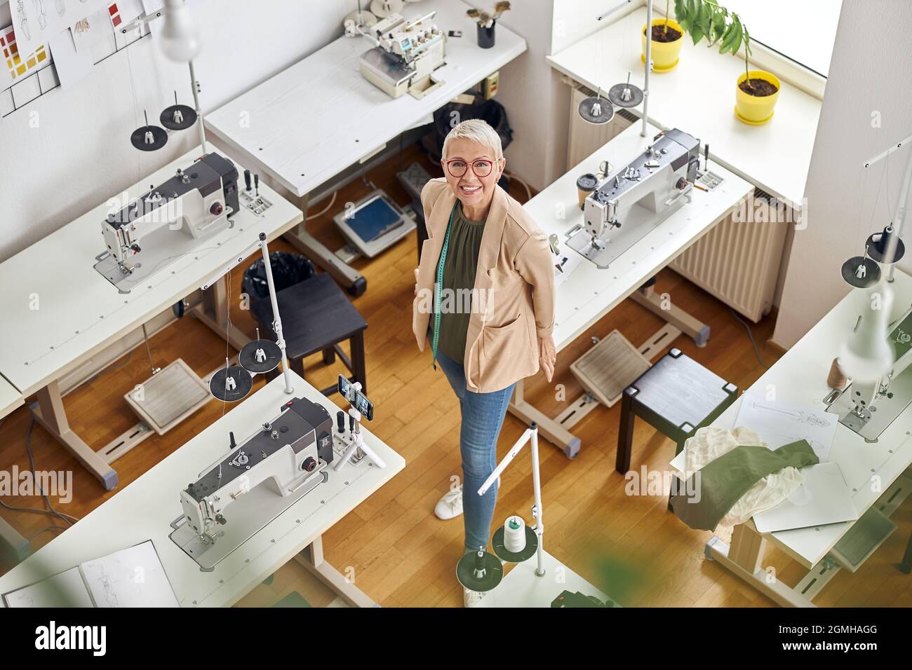 Tripod machines hi-res stock photography and images - Alamy