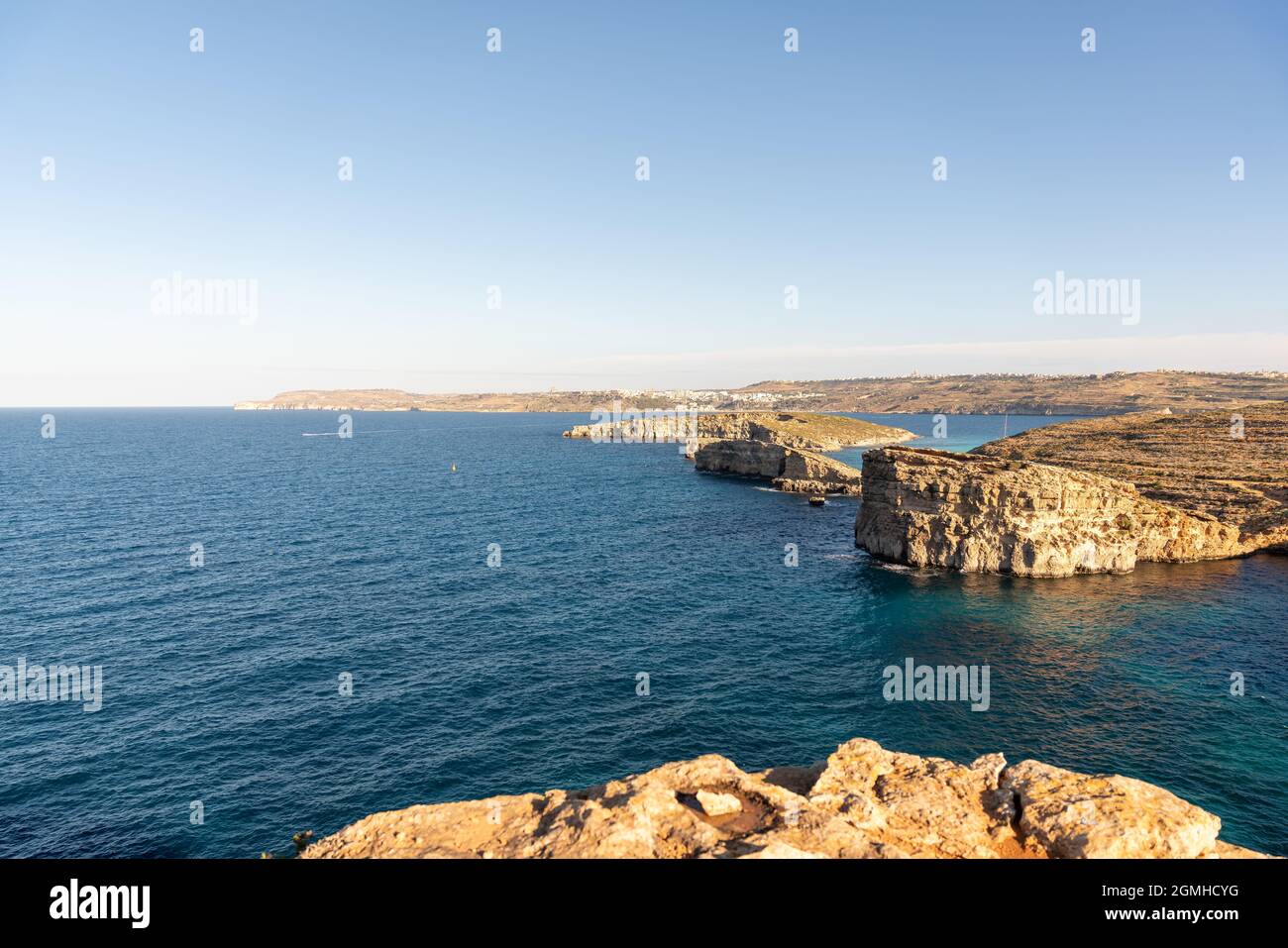 Rocky Pacific Coast / Calm Sea Stock Photo - Alamy