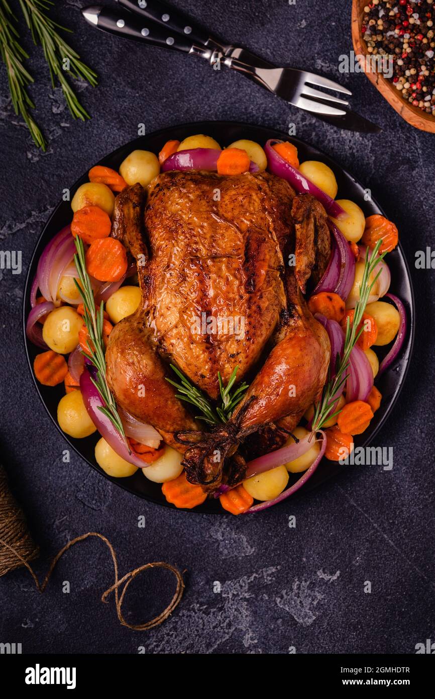 Top view baked chicken hi-res stock photography and images - Alamy
