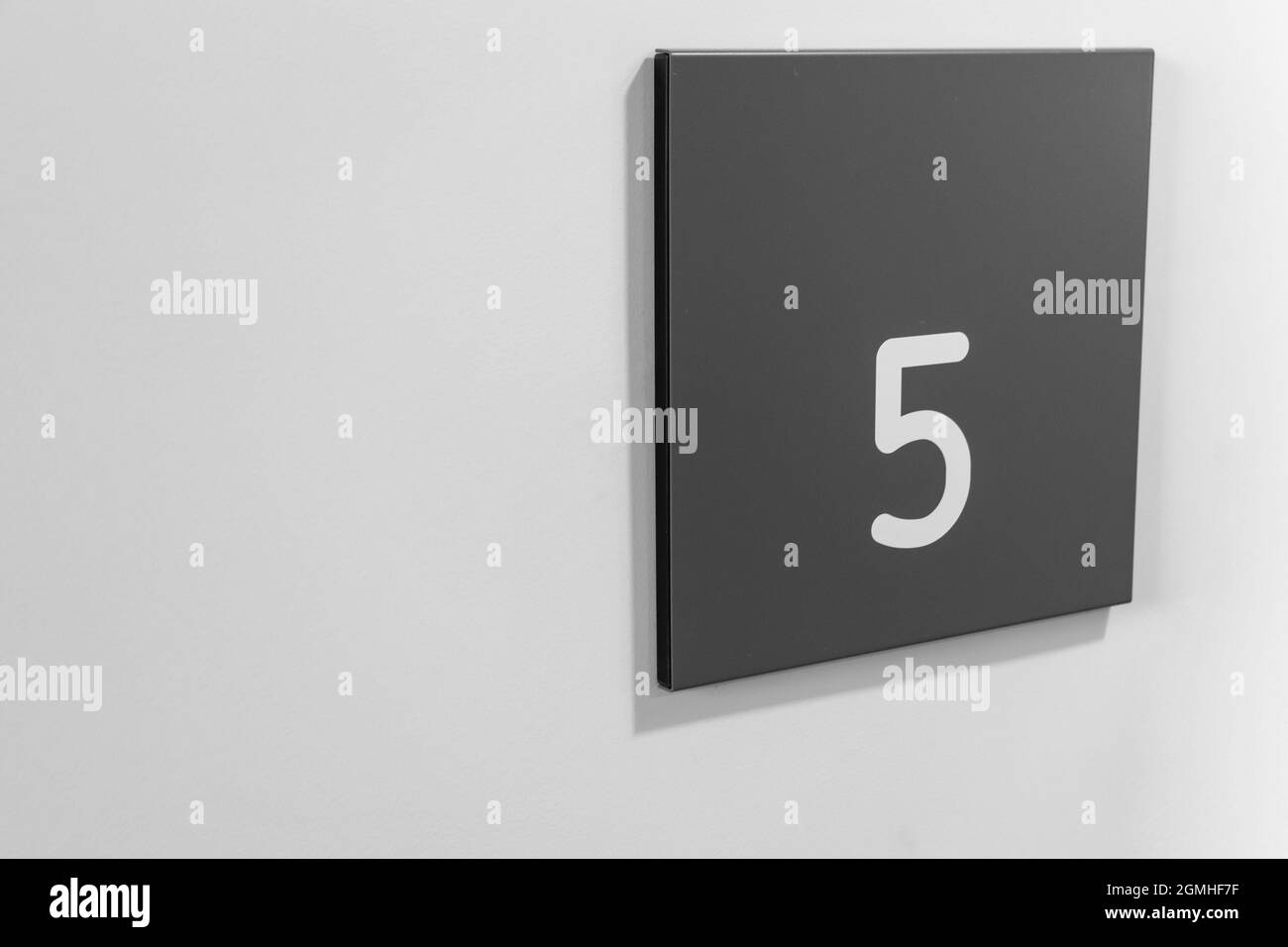 Number five building hi-res stock photography and images - Alamy