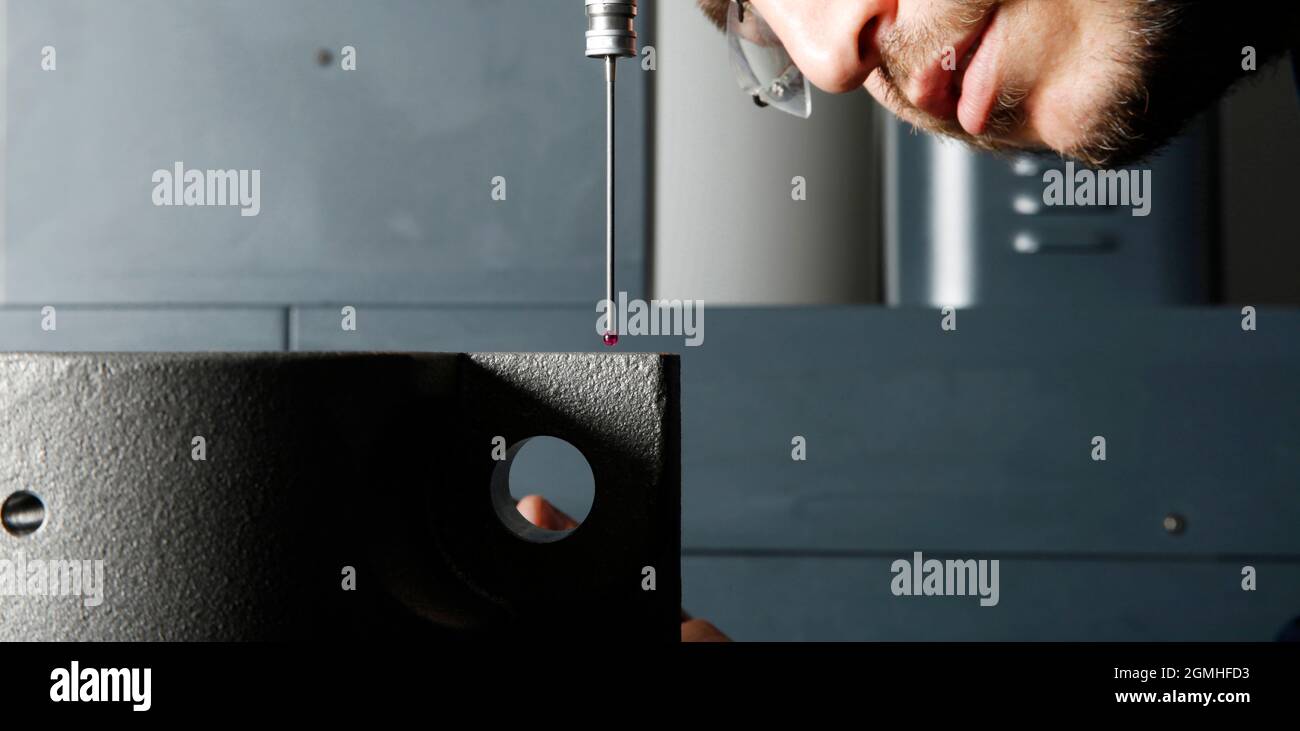 CMM measurement. Quality control measurement probe Stock Photo - Alamy