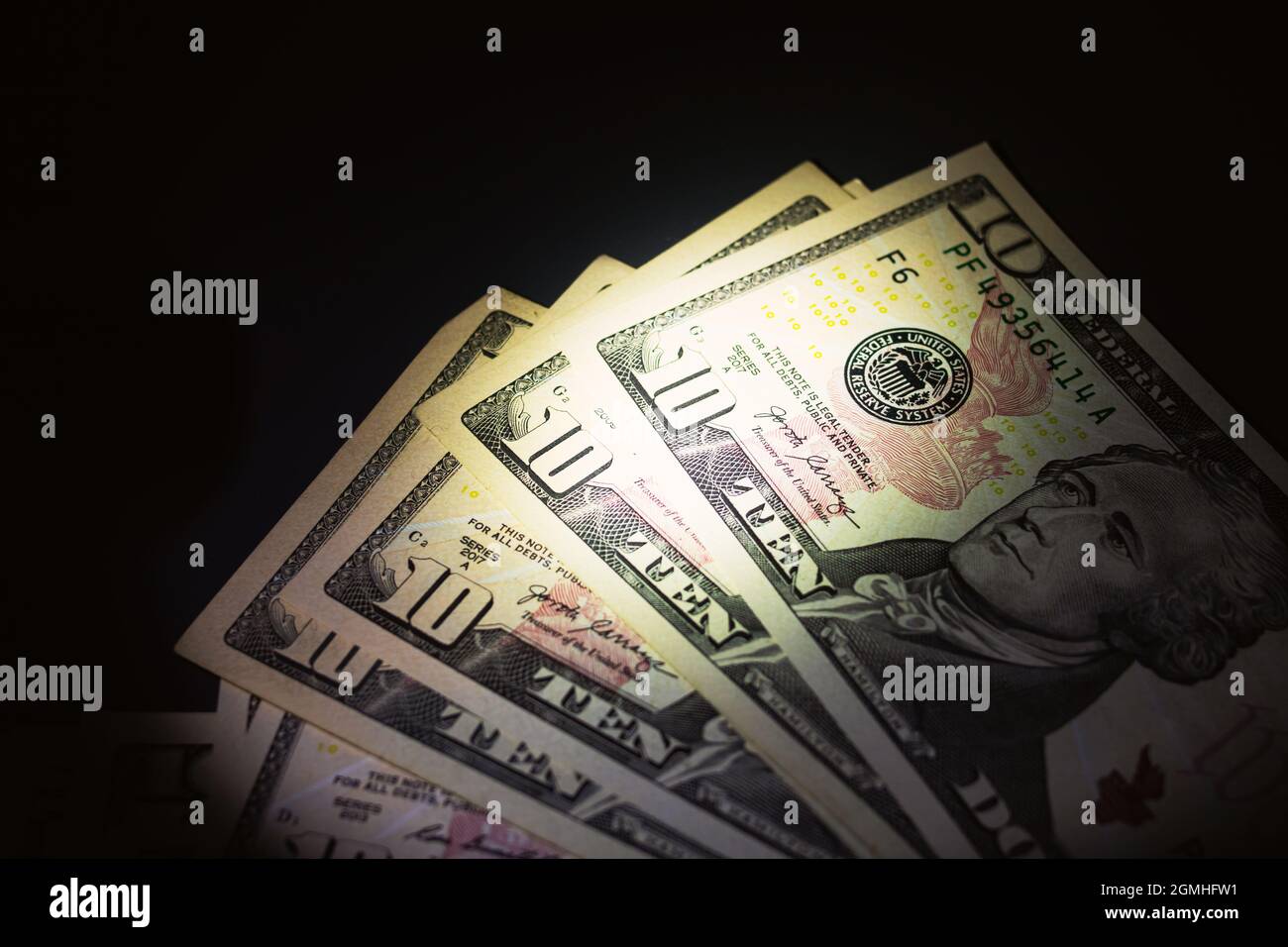 10 dollar bill stack hi-res stock photography and images - Alamy