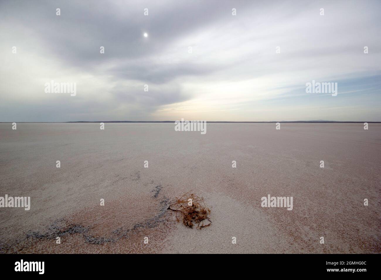 Tuz Golu Turkey. Salt Lake. White salt water Stock Photo - Alamy