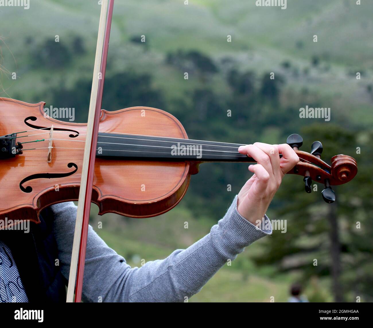 Close up beautiful violinist in hi-res stock photography and images - Alamy