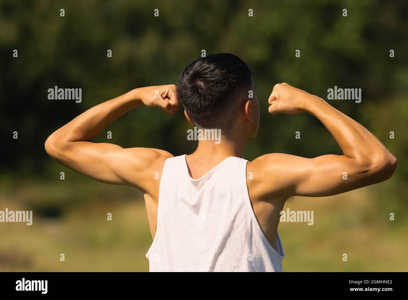 Man bicep muscle outside hi-res stock photography and images - Alamy