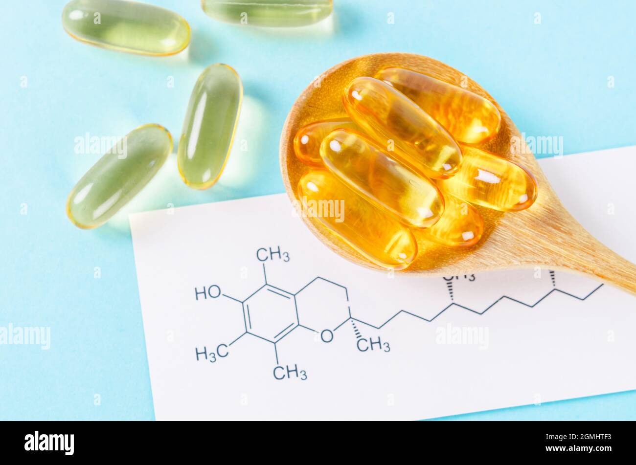 Fish oil capsules chemical hi-res stock photography and images - Alamy