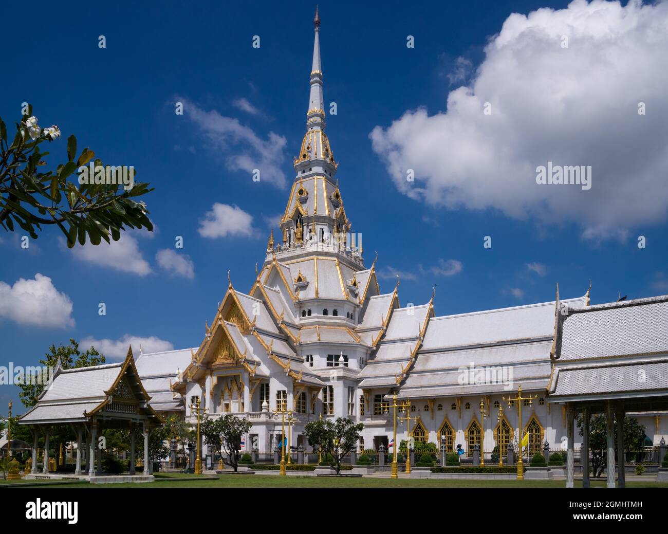 Wat Sothon Wararam Woravihan in Thailands provincial capital ...