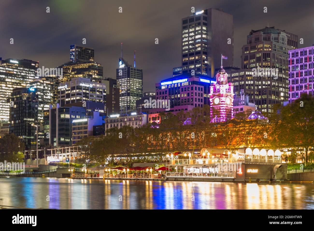 The city of Melbourne, Australia, seen by night from the Yarra River ...