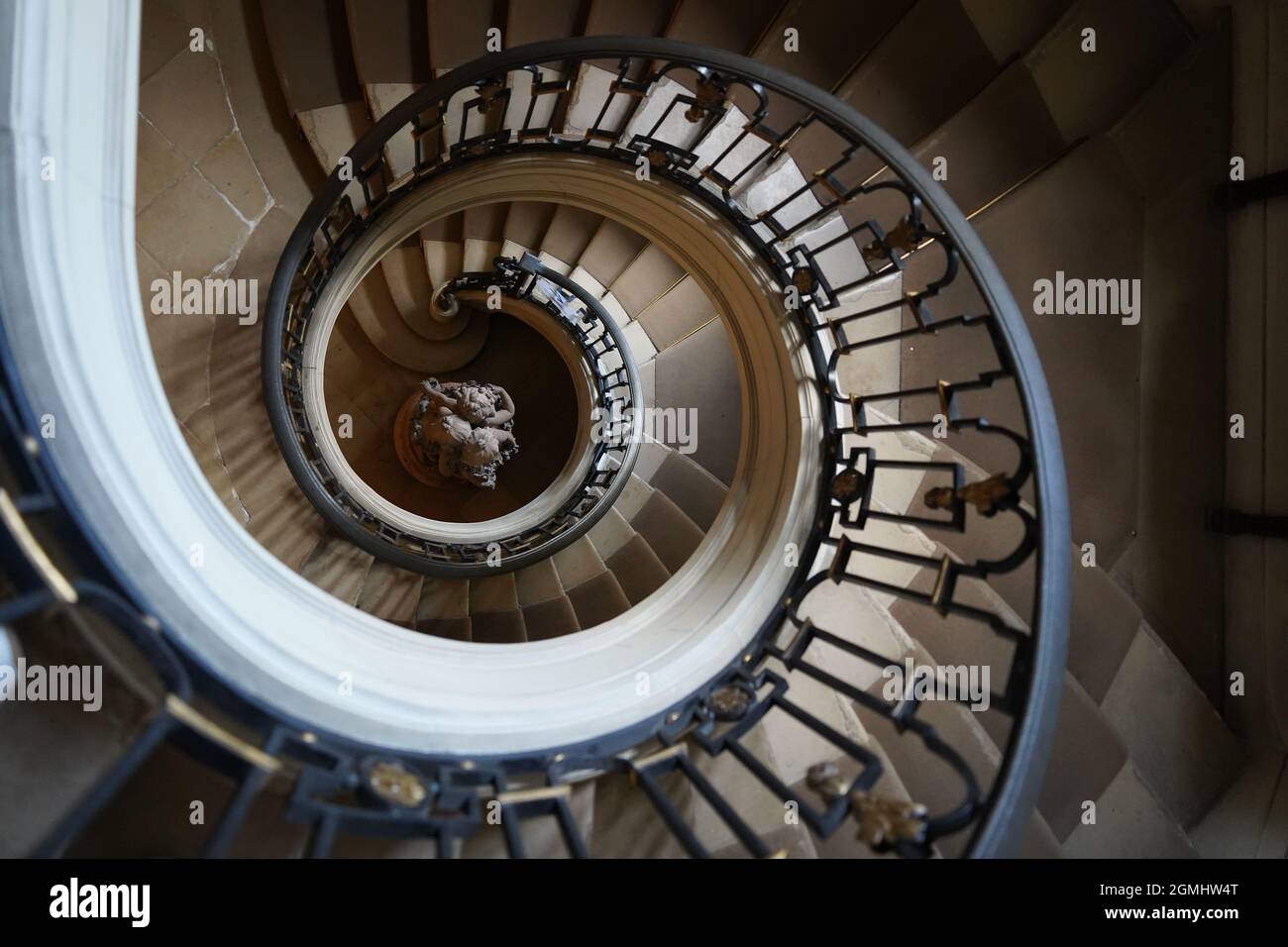 Overhead handrails hi-res stock photography and images - Alamy