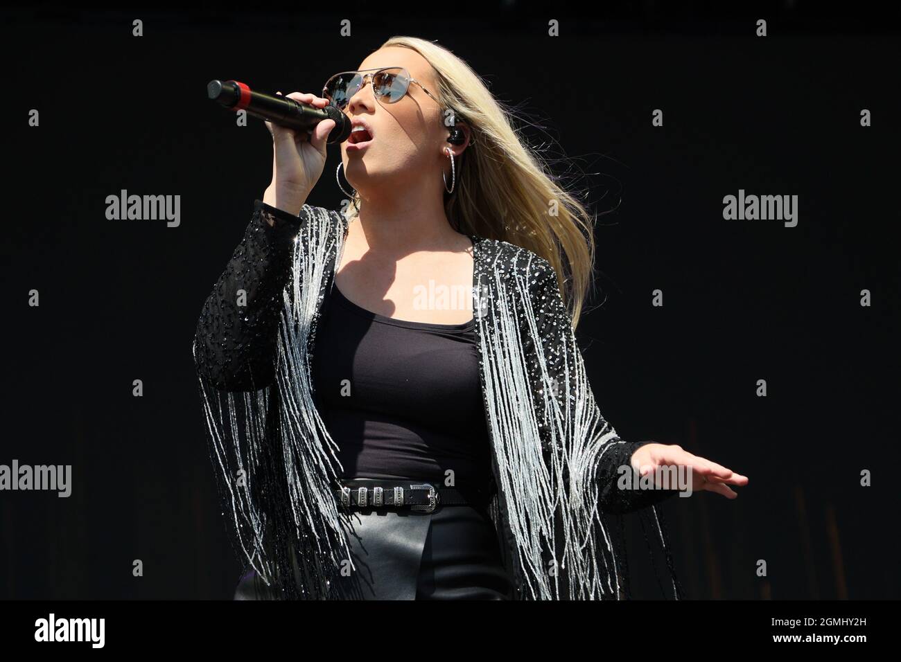 Gabby barrett hi-res stock photography and images - Alamy