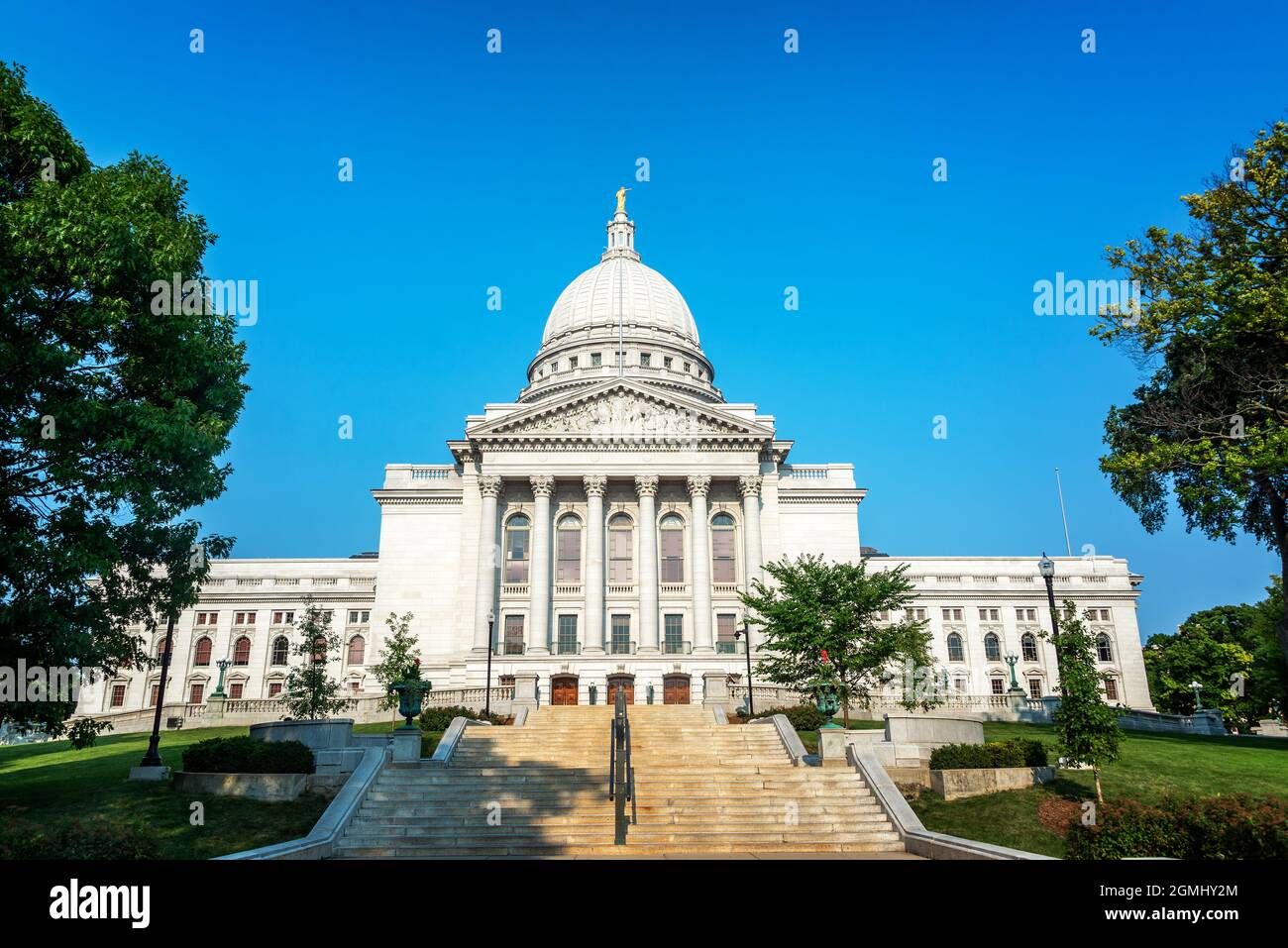 Capitol building madison wisconsin wi hi-res stock photography and ...