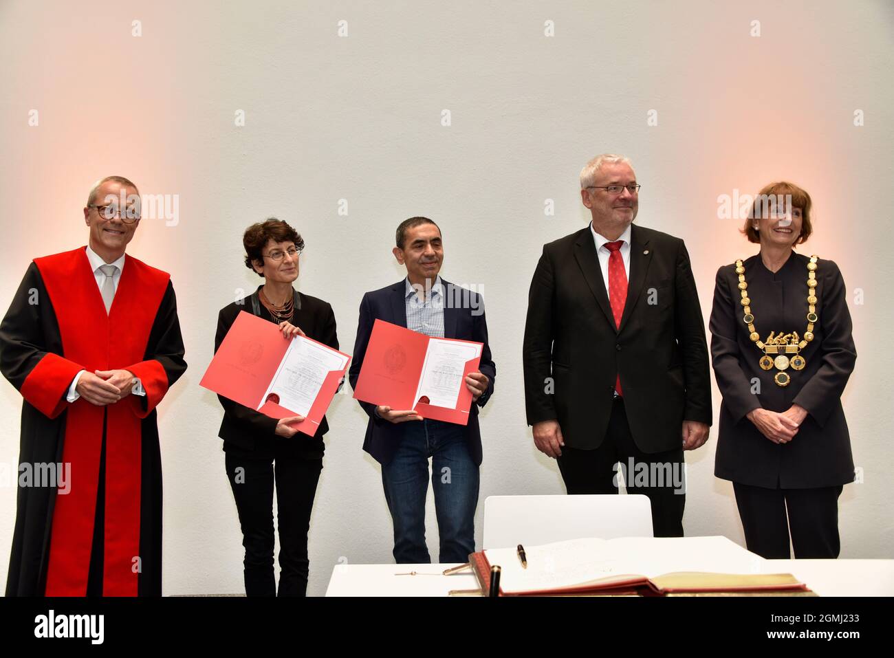 17 September 2021, North Rhine-Westphalia, Cologne: Gereon Fink, Dean ...