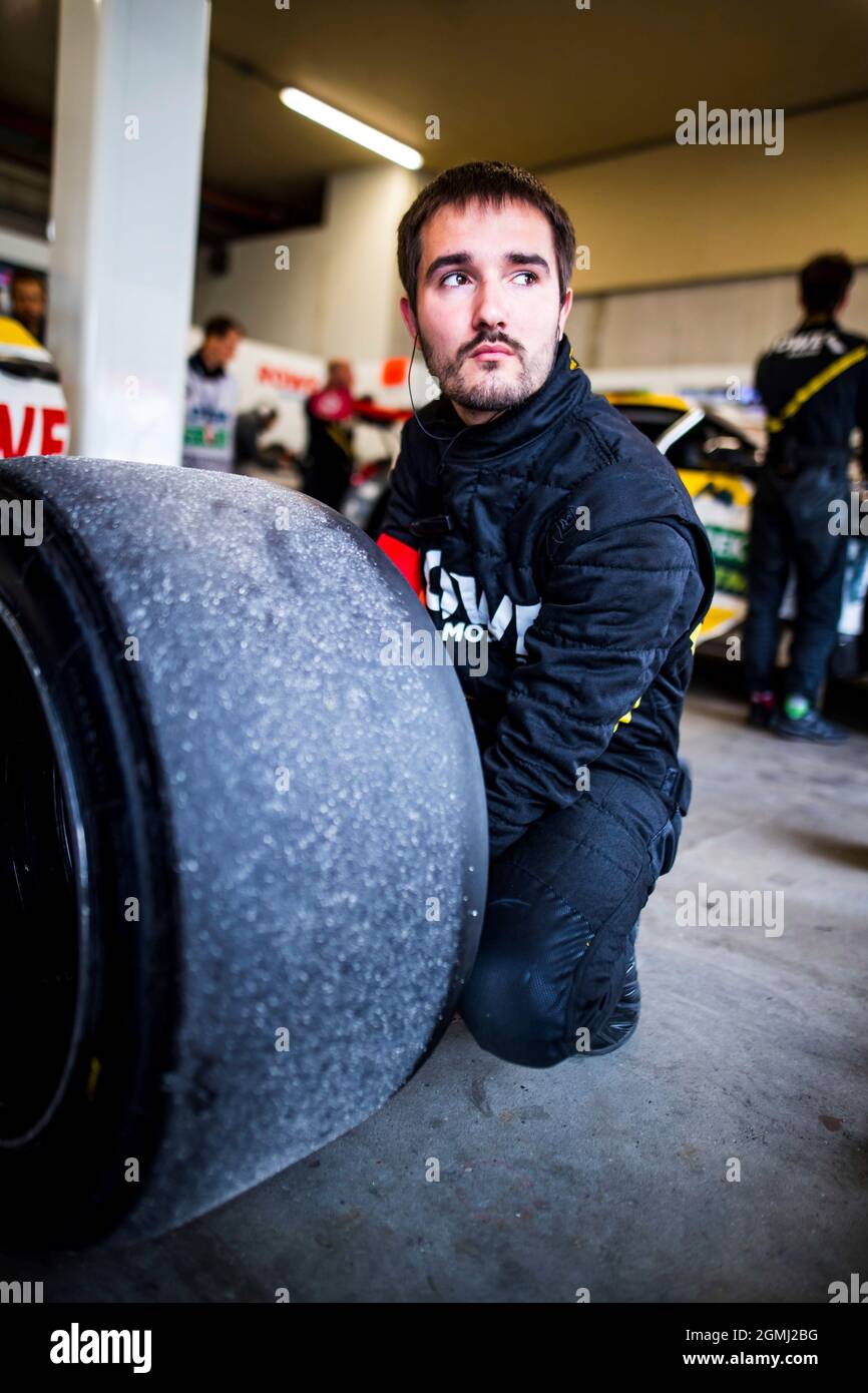 Assen: DTM TT Circuit Assen 2021, (Photo by Hoch Zwei) 31 Sheldon van ...