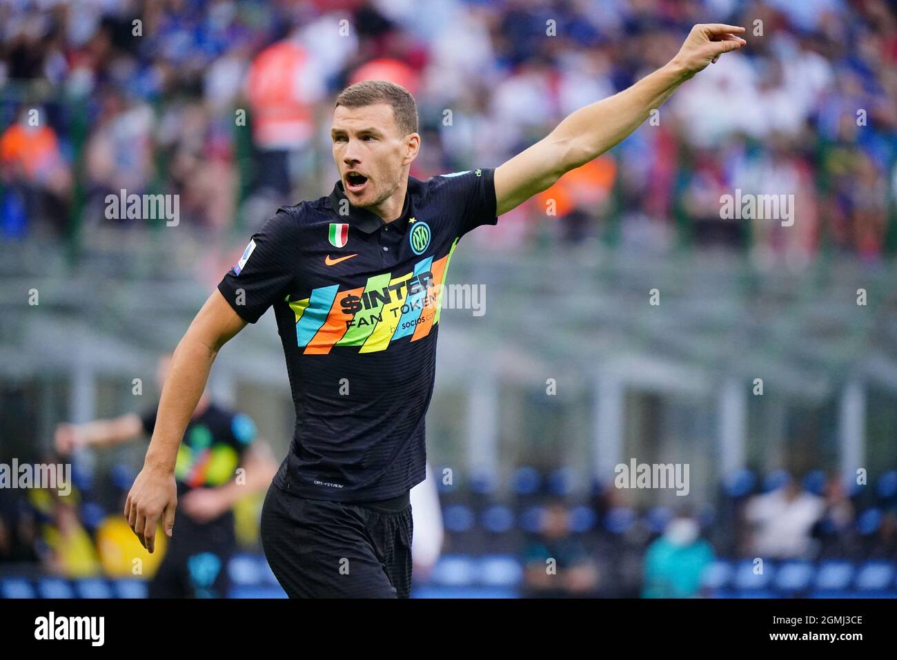 Dzeko inter hi-res stock photography and images - Alamy