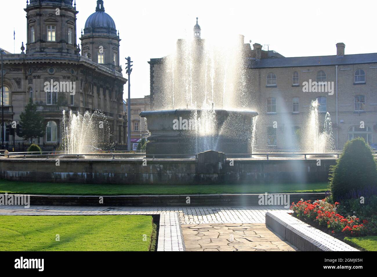 Water fountain feature in queens hi-res stock photography and images ...