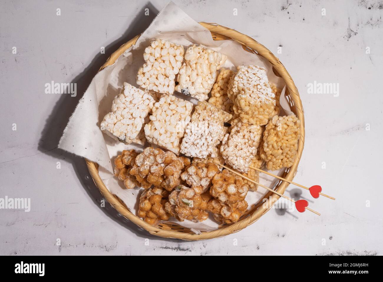 Old-fashioned sweets eaten on Korean holidays Stock Photo - Alamy