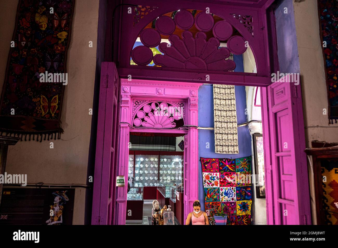 Mercado Principal, Mérida, Mexico, artisan shops, art for sale ...