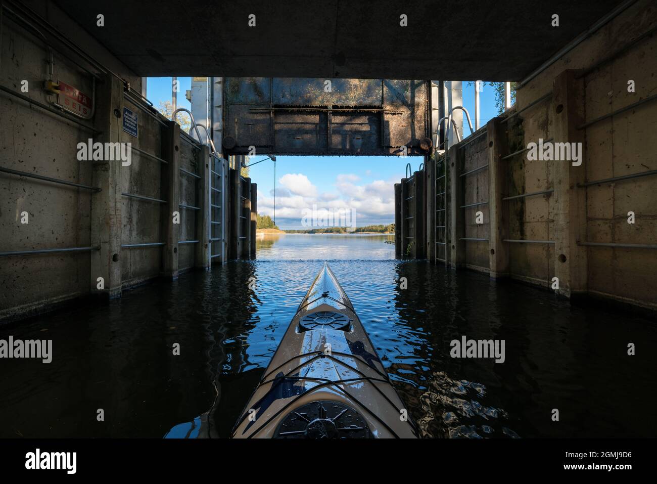 Automated sluice gate dam hi-res stock photography and images - Alamy
