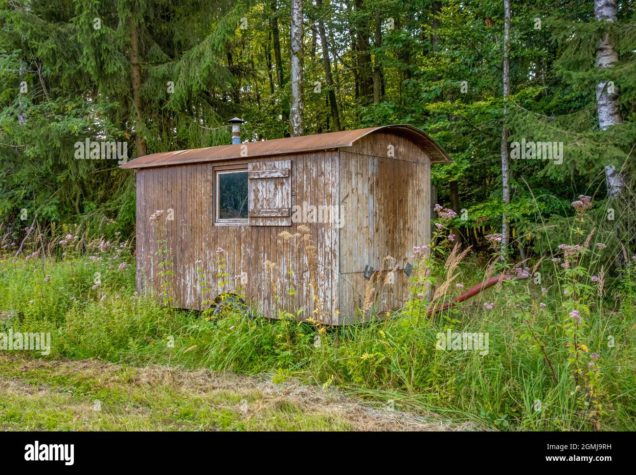 Wooden construction trailer hi-res stock photography and images - Alamy