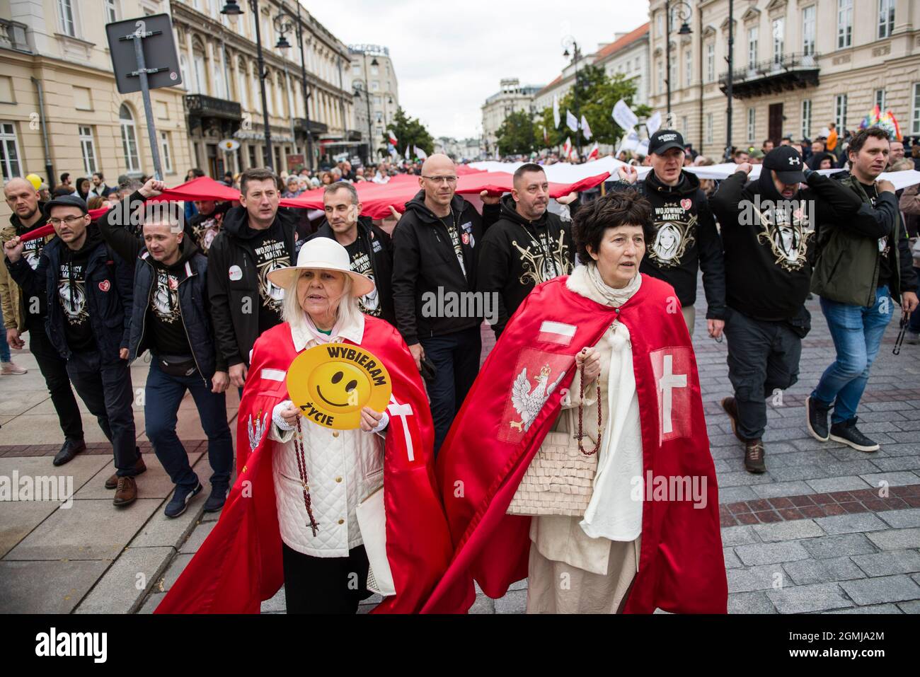 Women manifesting hi-res stock photography and images - Alamy