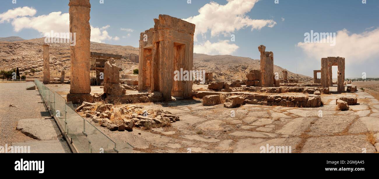 Fabulous view of ruins of the Hadish Palace (the Palace of Xerxes) on ...