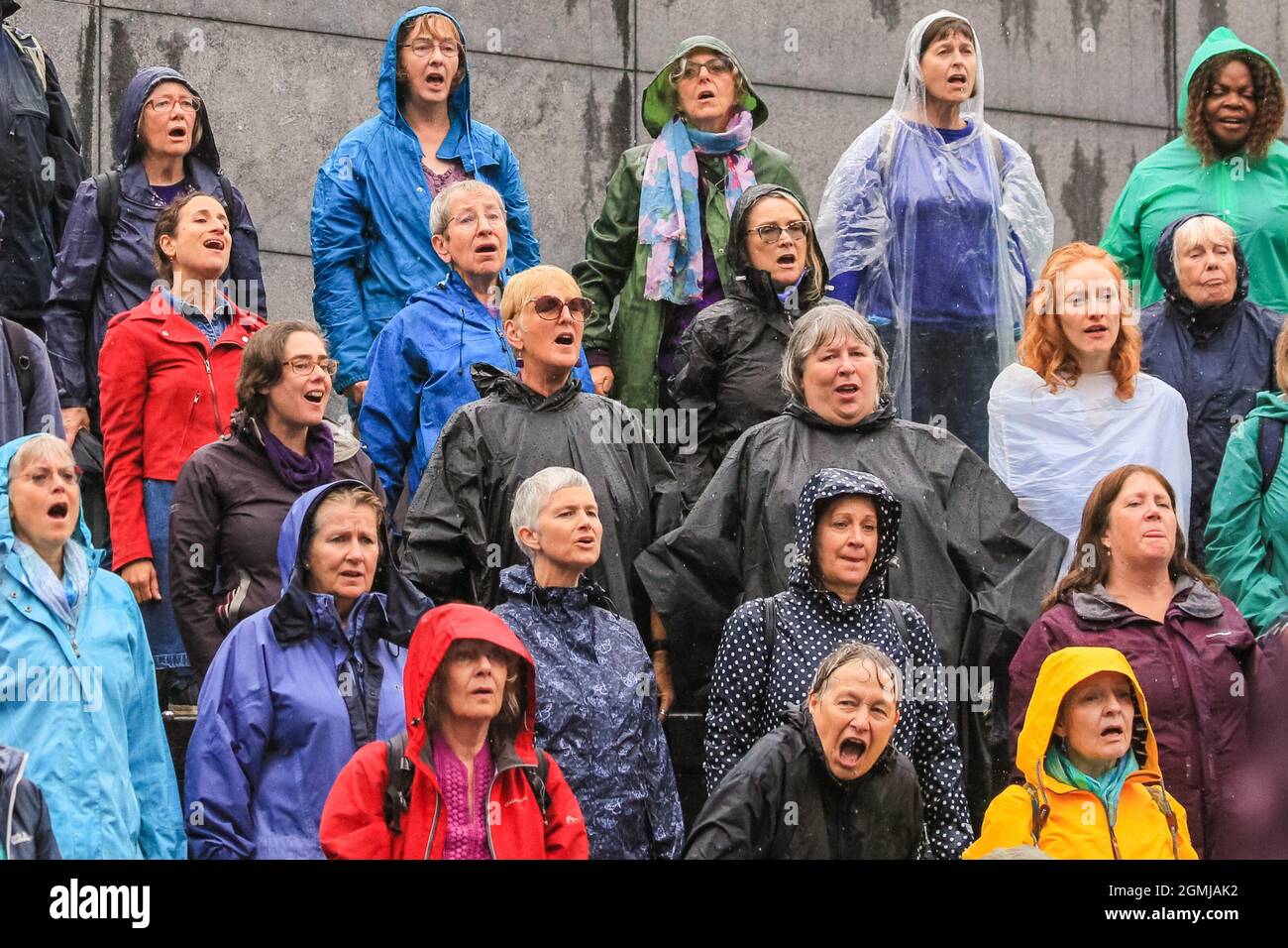 News charity wateraid hi-res stock photography and images - Alamy