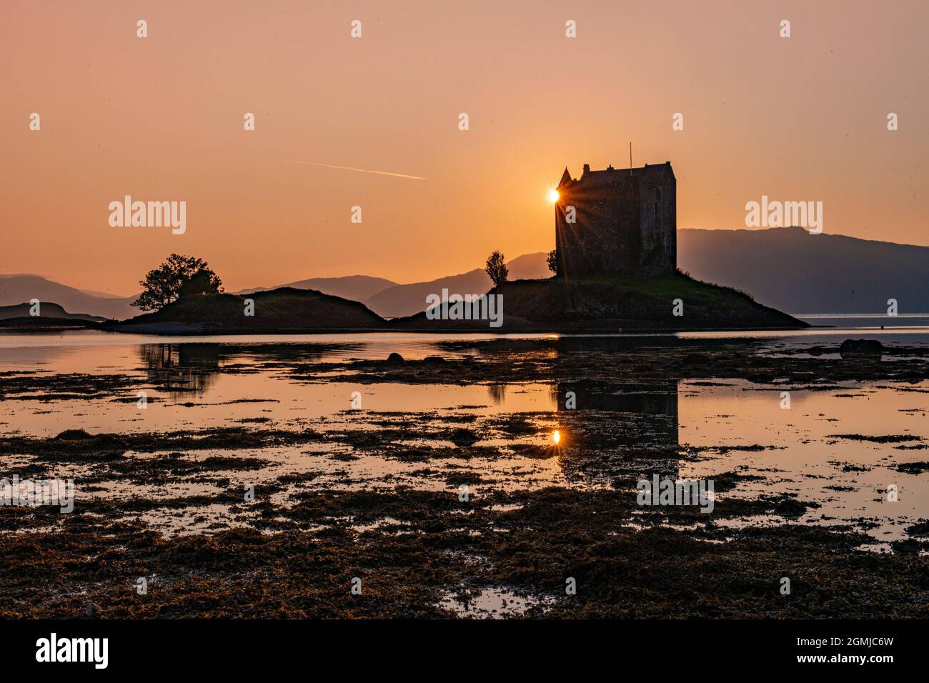Castle Stalker susnet in Appin, Scotland Stock Photo - Alamy