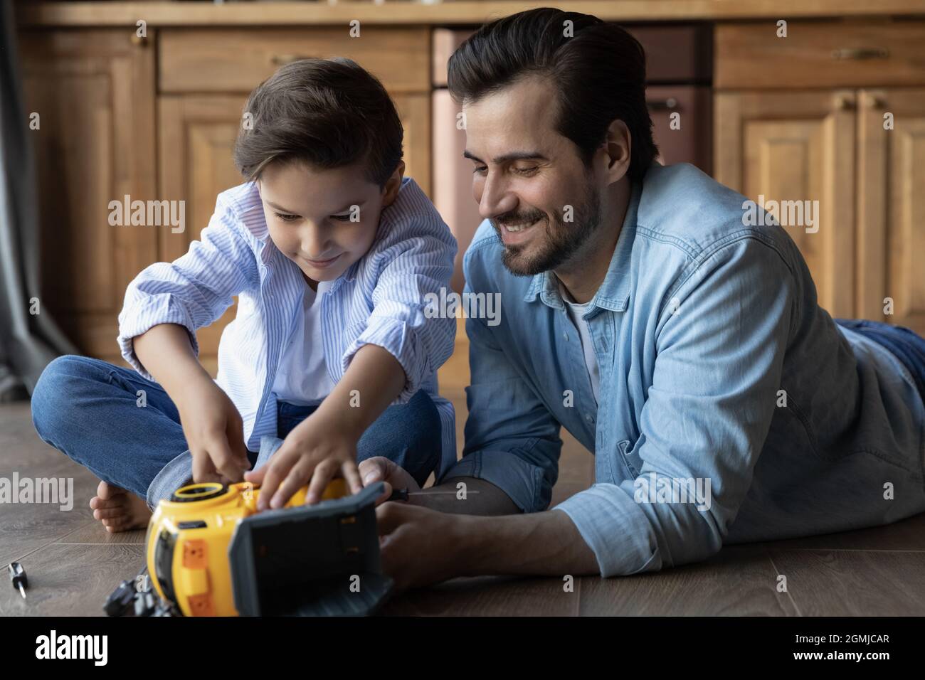 Father son car repair hi-res stock photography and images - Alamy