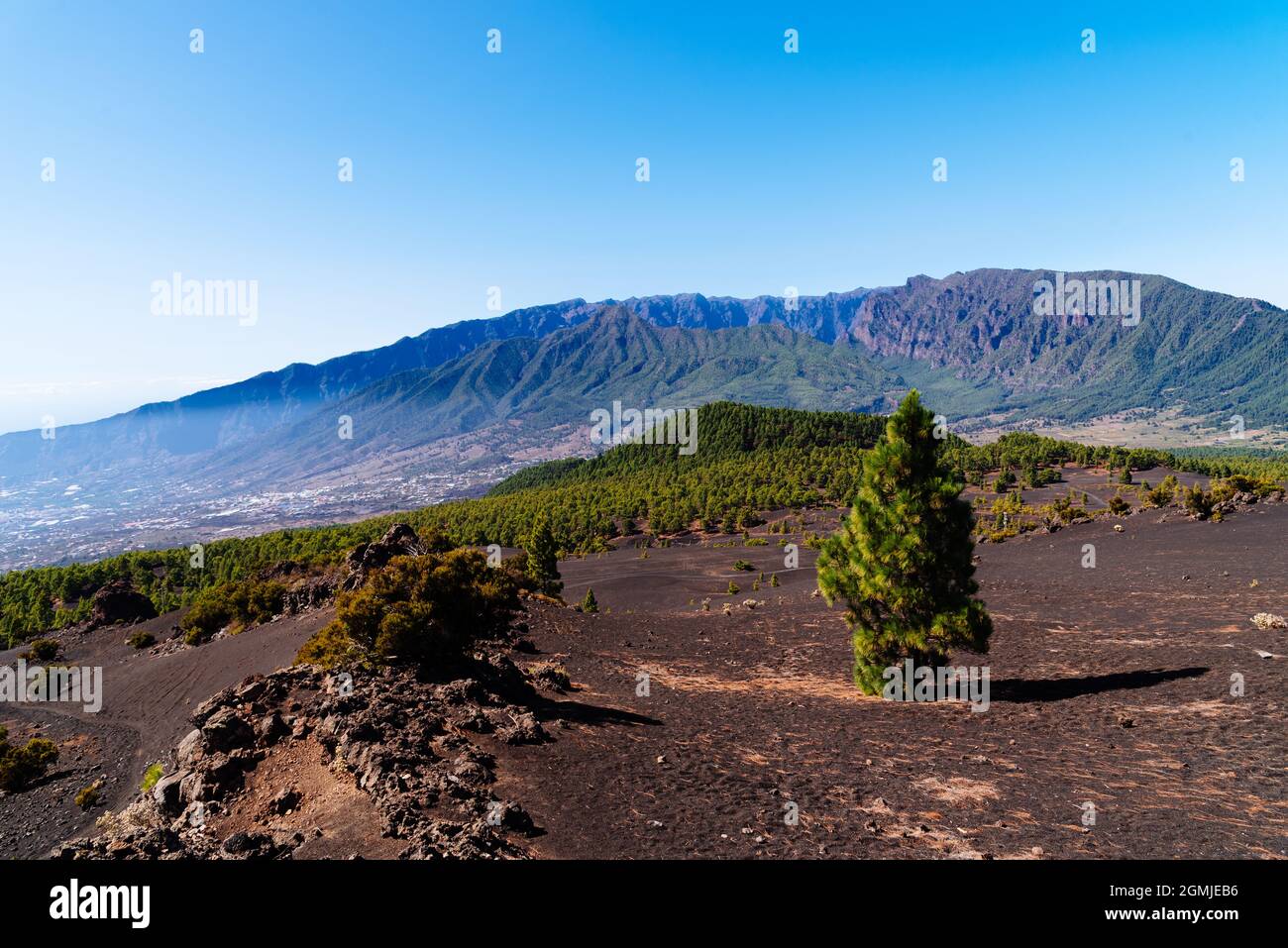 National Park of Caldera de Taburiente from Llano del Jable ...
